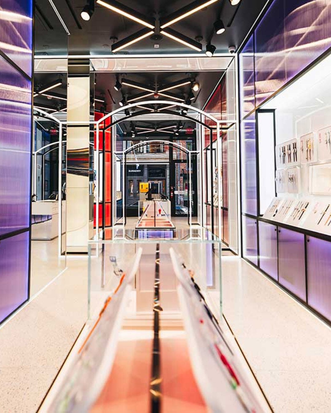 MISSION TO EARTHPHASE - MOONSHINE GOLD - Bioceramic MoonSwatch 컬렉션